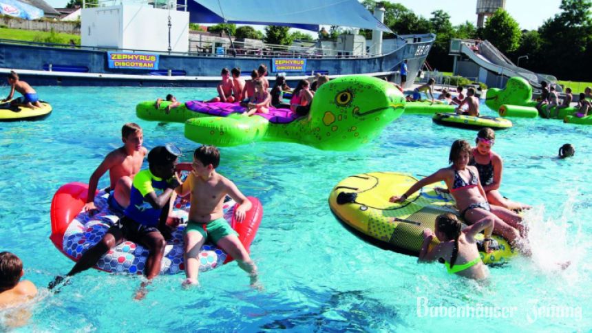 Spaß und Wettkampf bei der Pool-Party im Babenhäuser Schwimmbad ...